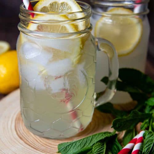 Spiked Lemon Shake-Up Cocktail (Boozy Fair Drink) - Copycat Drink