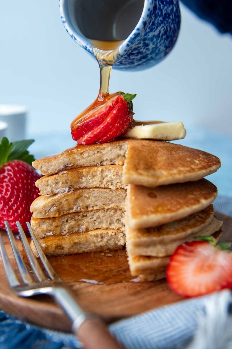 Extra Fluffy Flourless Pancakes with Banana - With Oatmeal
