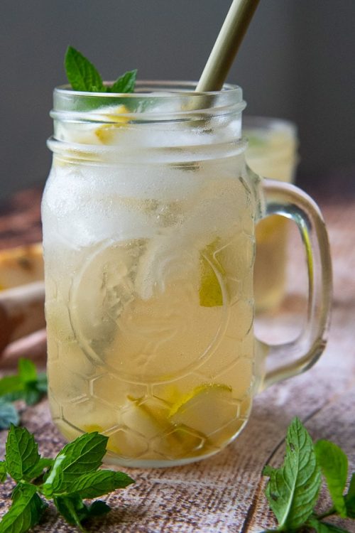 Pear Ginger Cocktail - Sparkling Ginger Cocktail with Fresh Pears