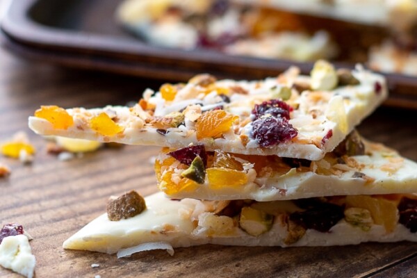White Chocolate Bark – Easy Tips, Toppings, Ideas - 5 Minutes!