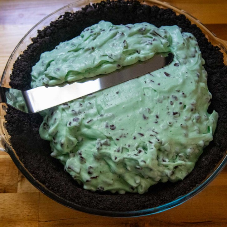 Creamy Mint Pie with Chocolate (So Easy!) - Andes Mint Dessert